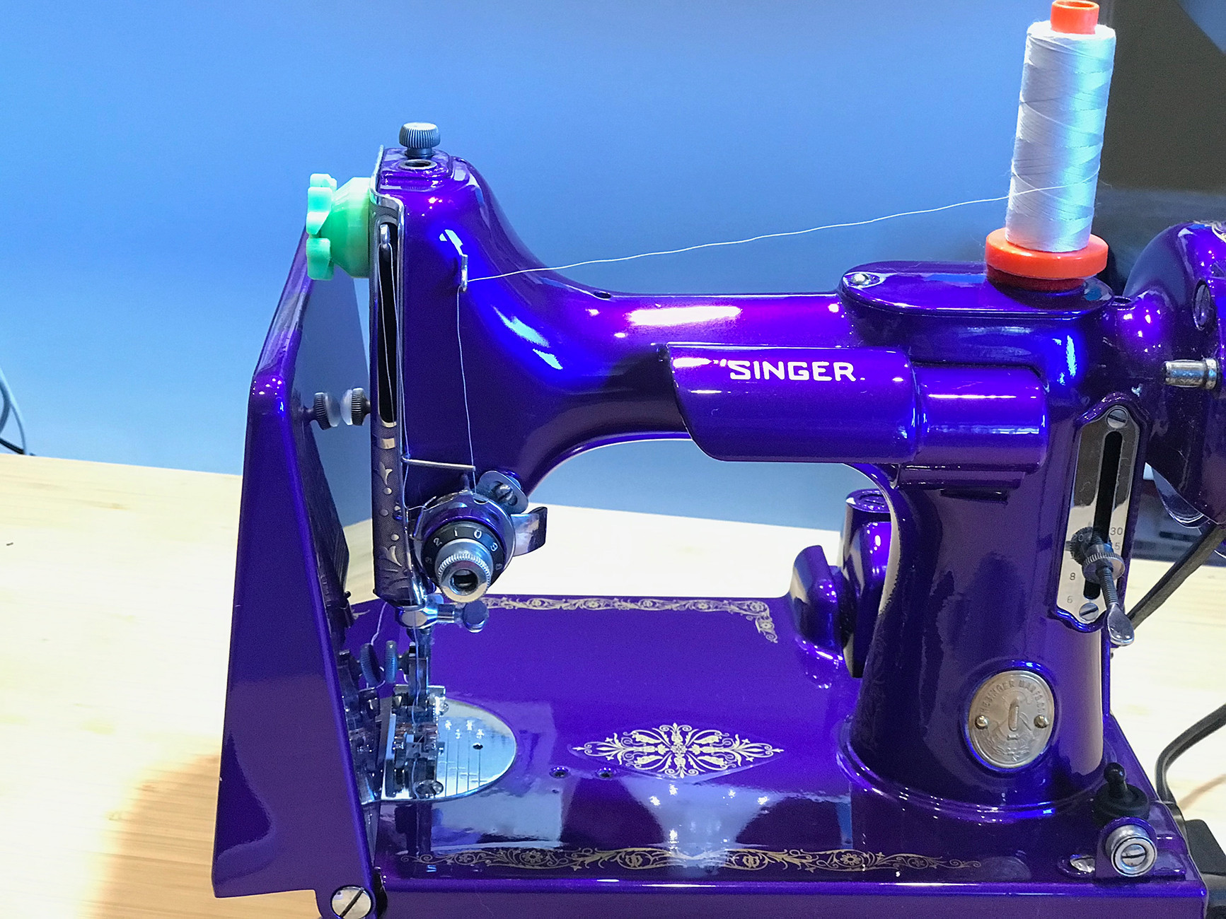 Magnetic Thread Cutter Lime