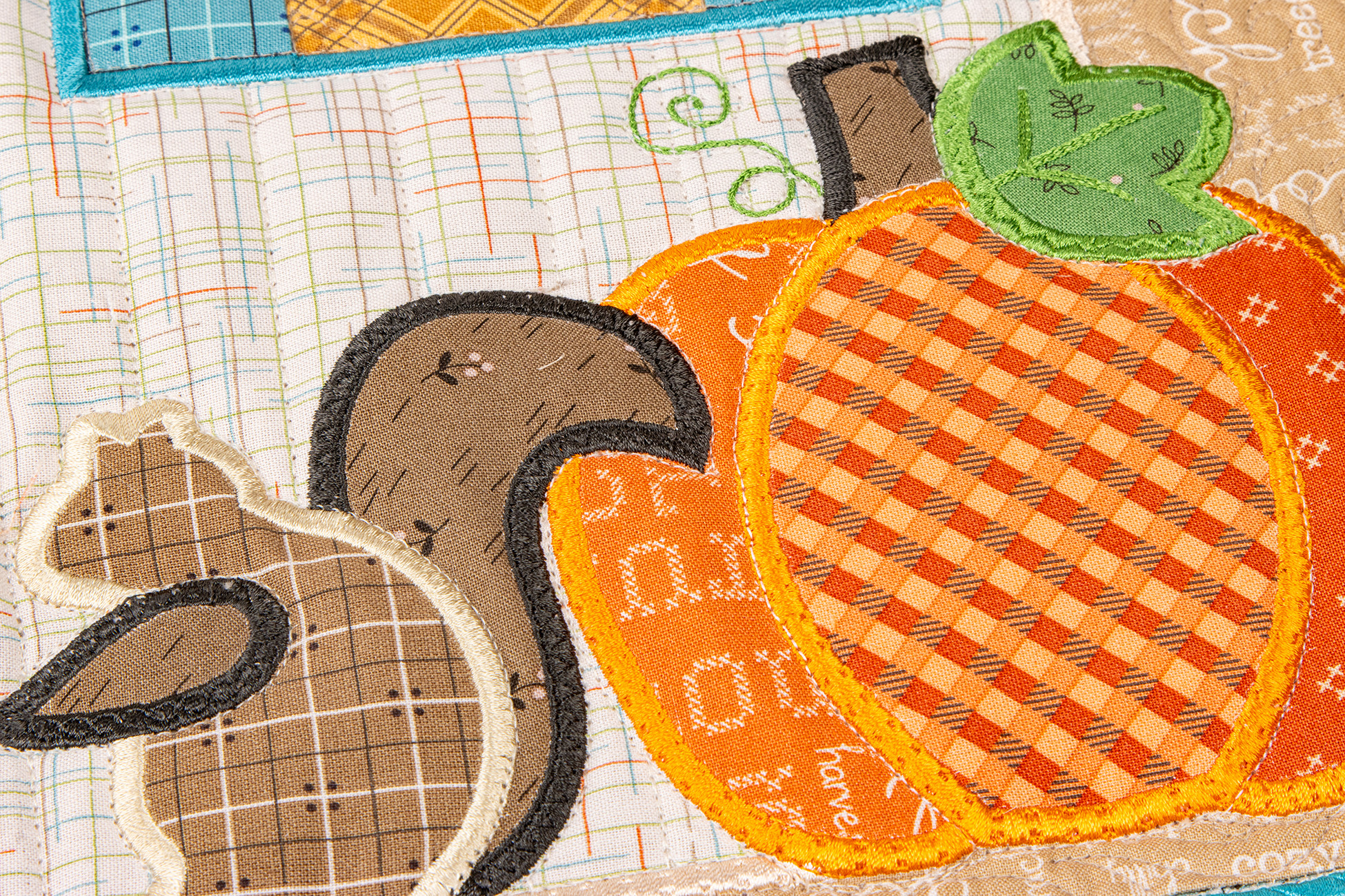 Autumn Love Quilt Projects - Machine Embroidery USB